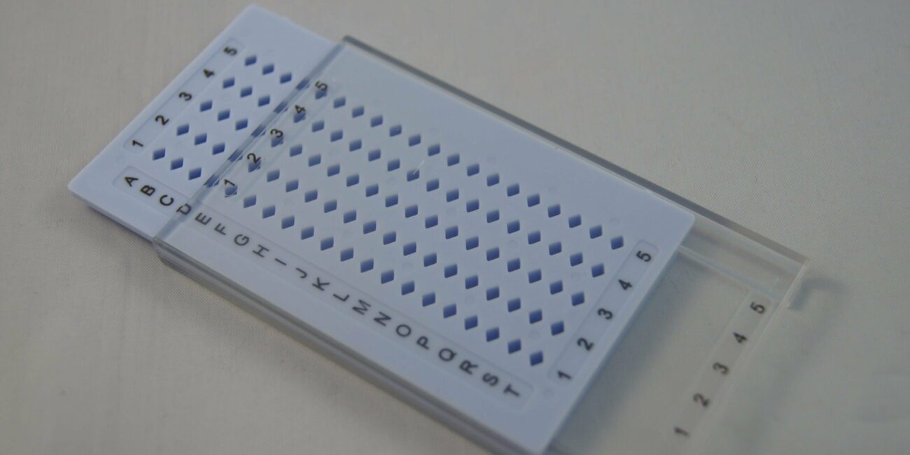 Pad grids – 47mm petri slide | Uranyless